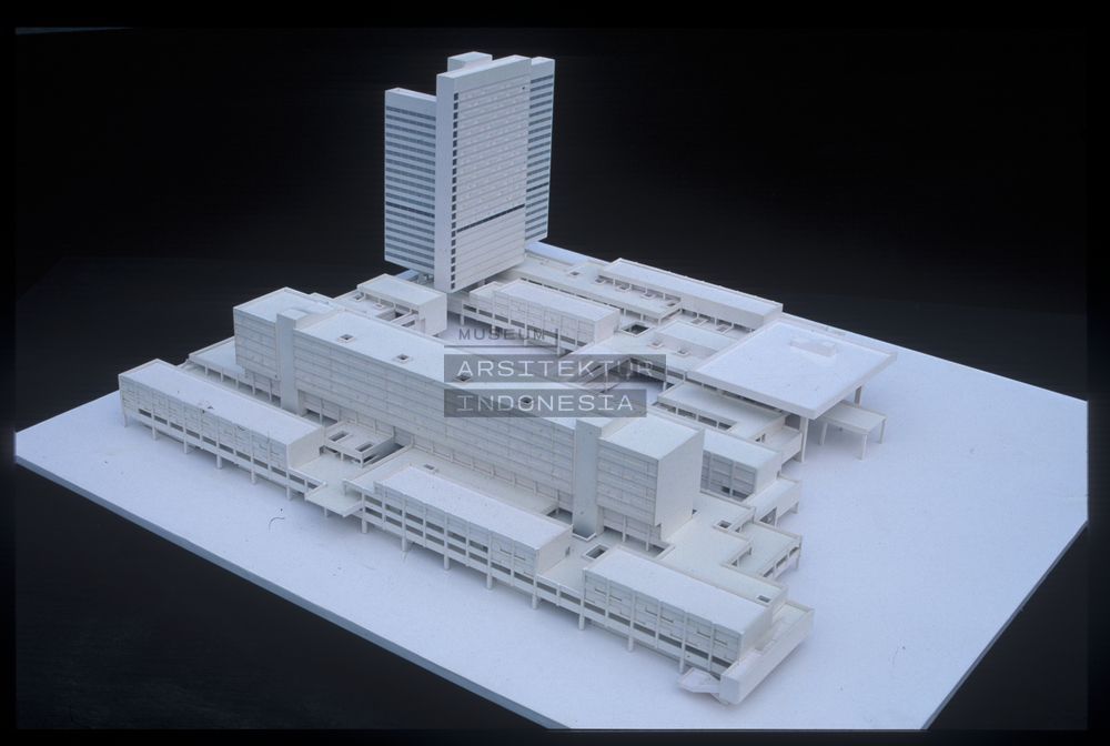 Tegang Bentang: Mengawal Catatan Sejarah Arsitektur Modern Indonesia ...